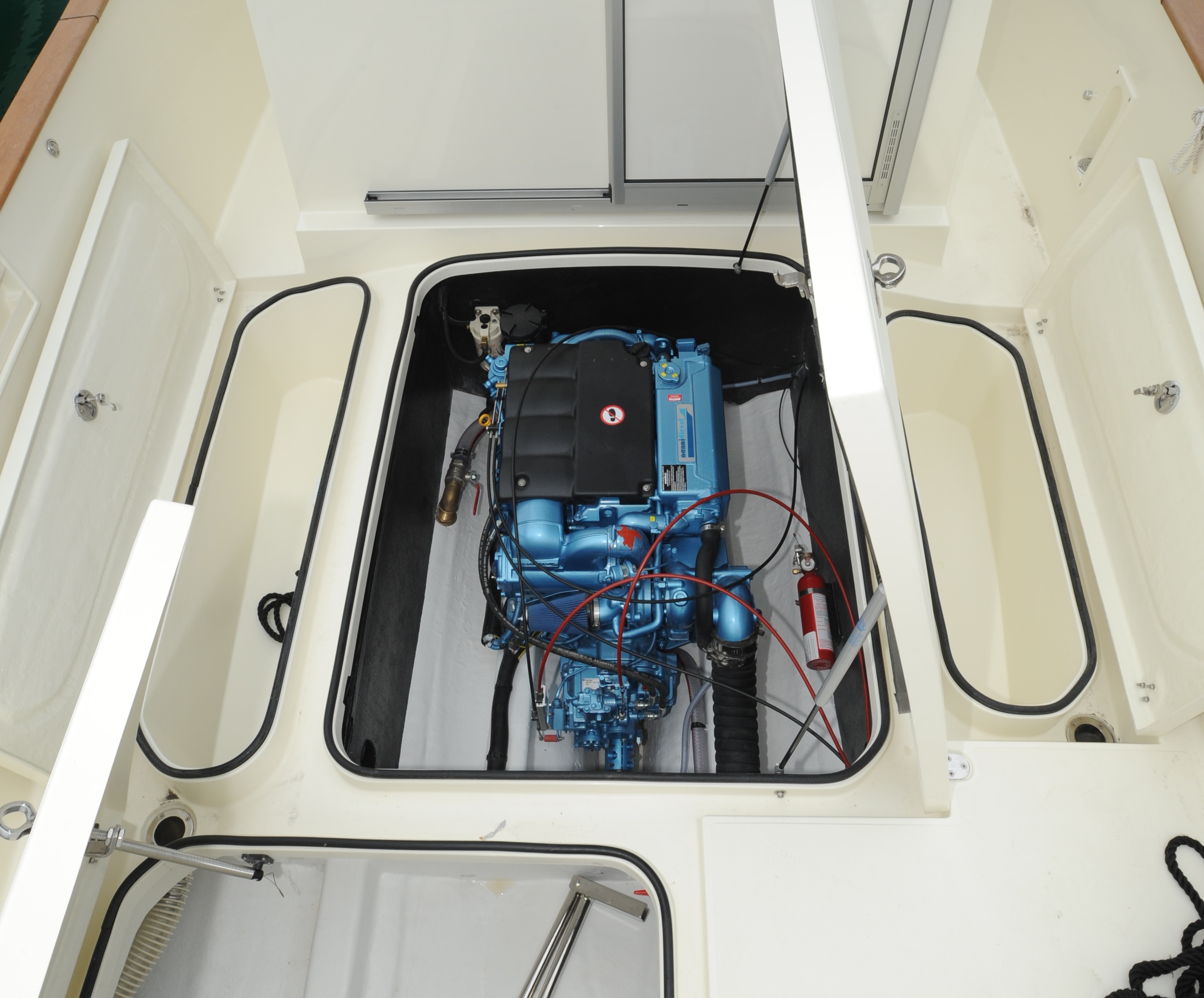 Катер Rhea 730 из ограниченной серии “20 ans” с судовым дизелем Nanni ...